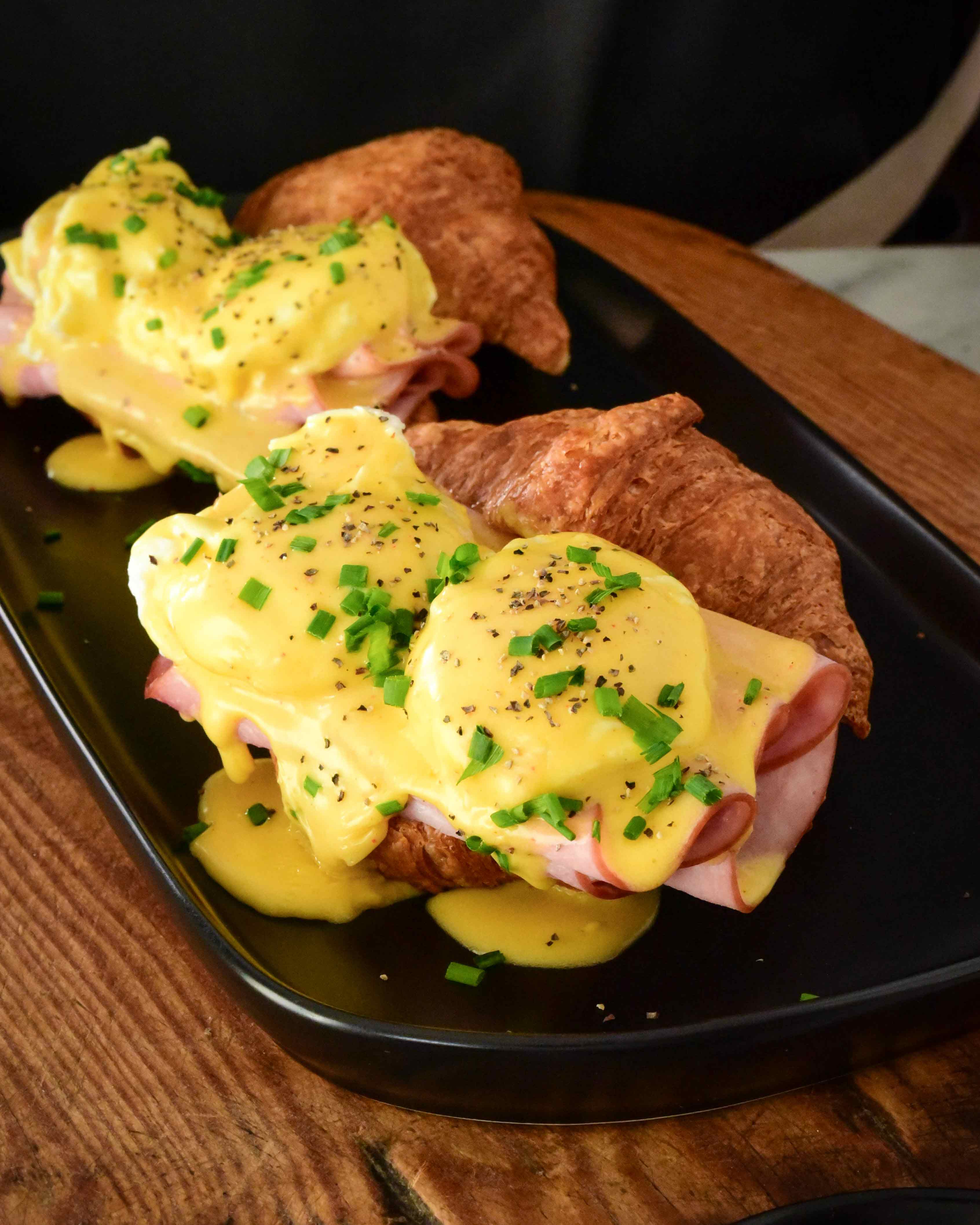 Croissant Eggs Benedict – Hestan Culinary